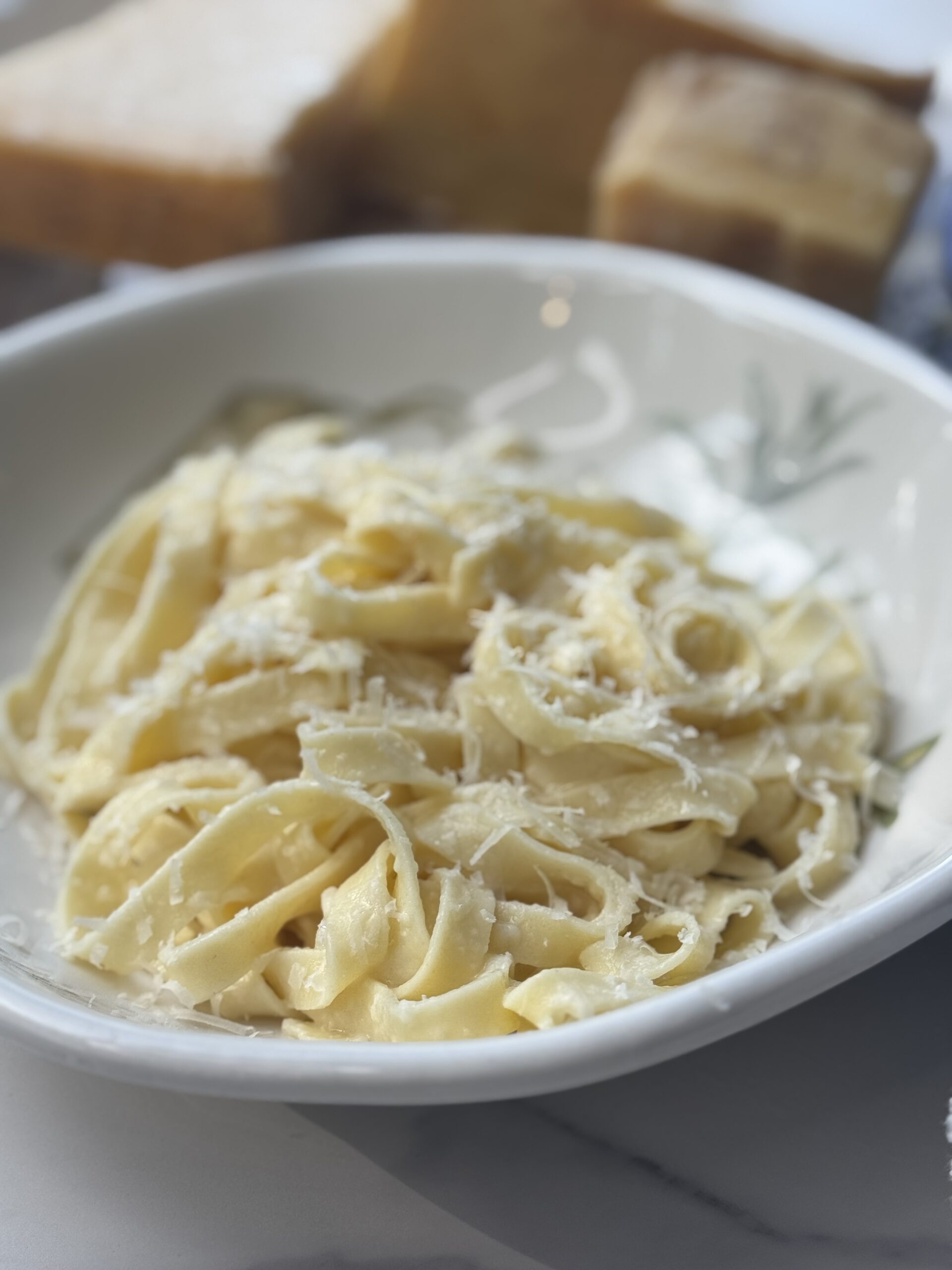 Fettuccine Alfredo - Frannie Loves Food